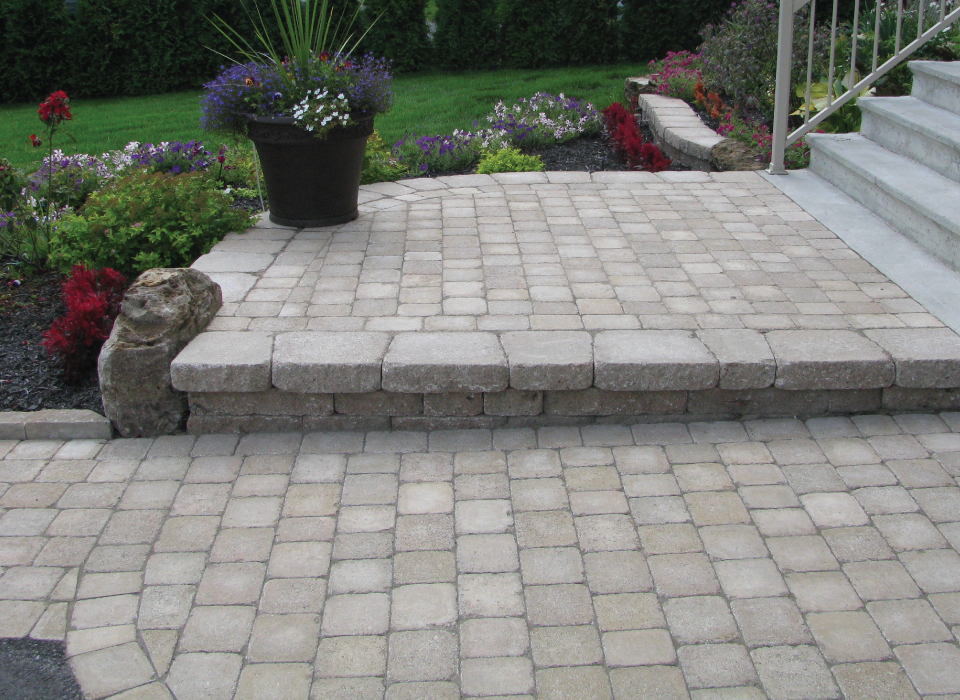 L'installation du pavé uni - Astuces Bricolage